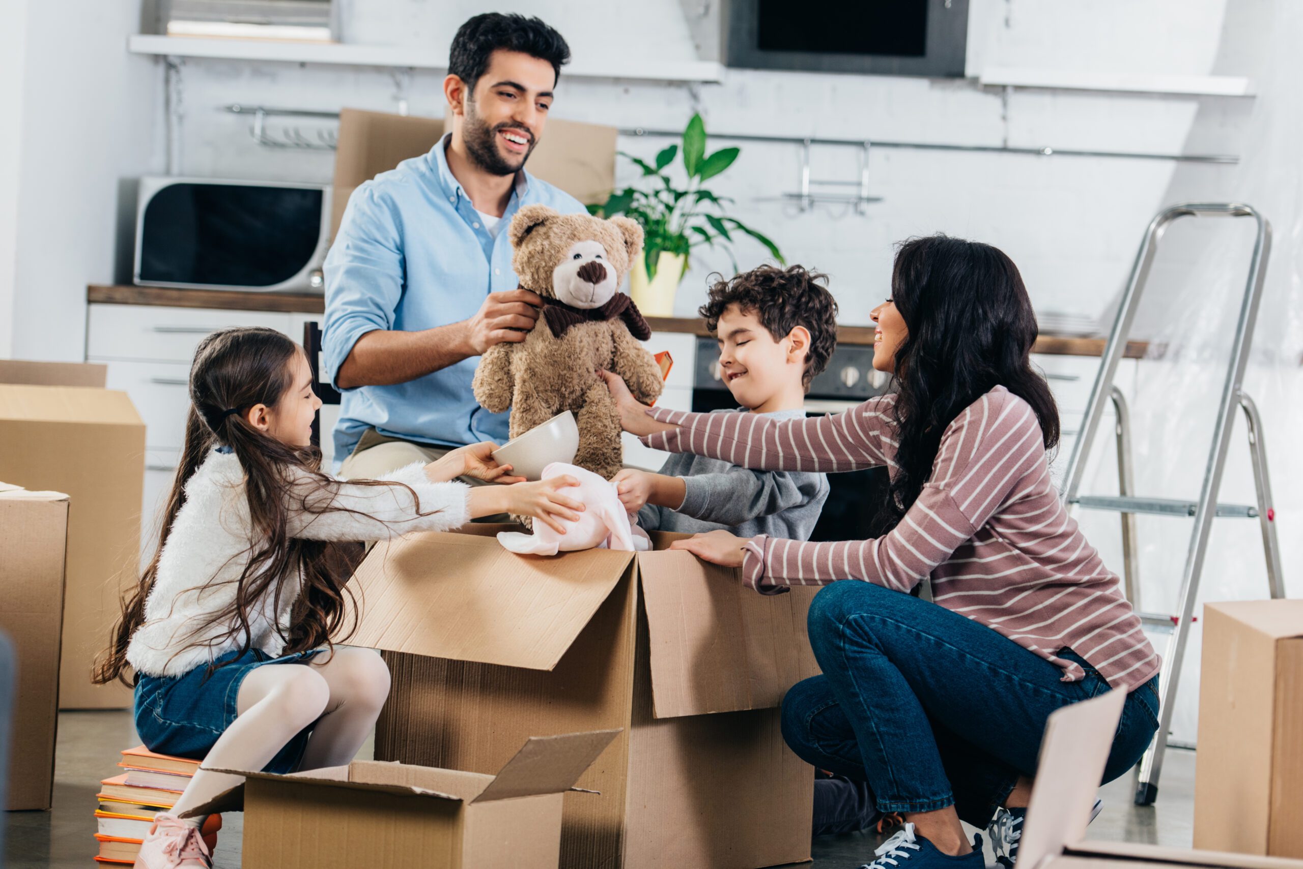 Why Families Choose Family-Owned Movers Over Big Brands | Amplified Moving